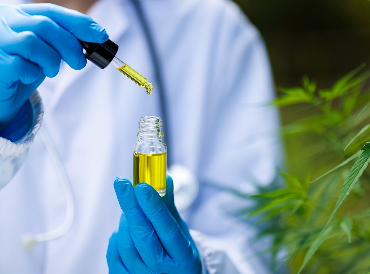 Cannabis em gotas: benefícios, diferenças e cuidados ao...
