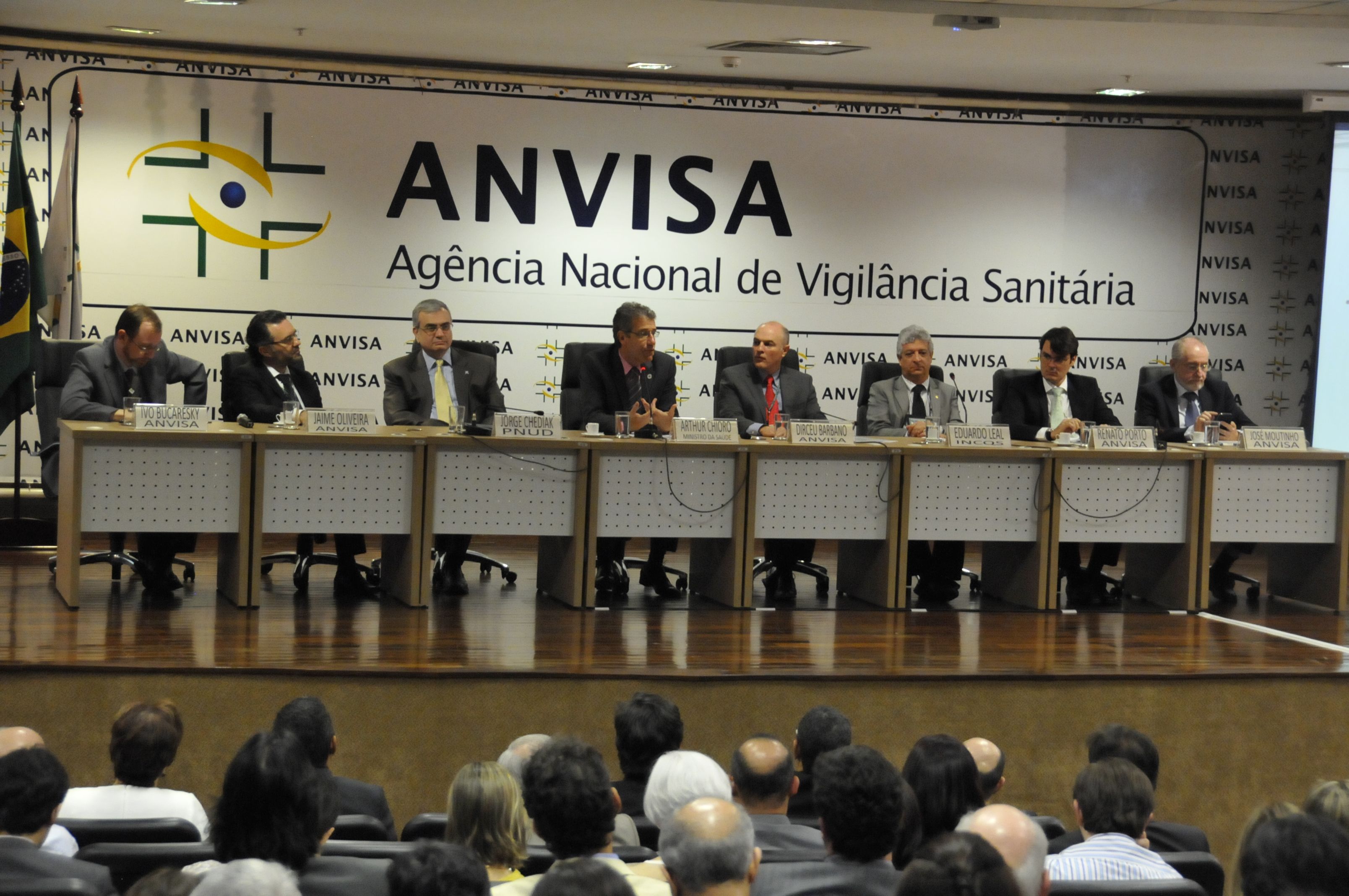 Ao vivo: diretores da Anvisa se reúnem para votar atualização da RDC 327